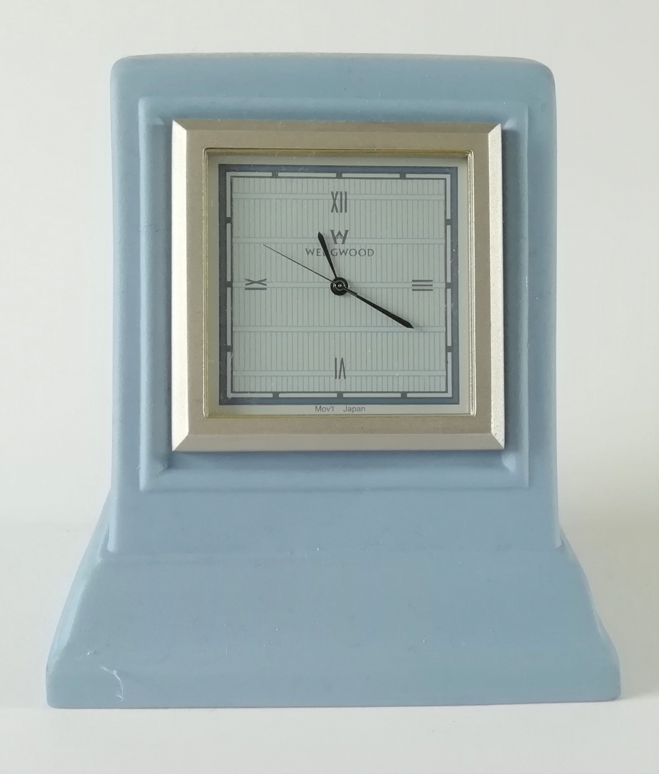 Nivag Collectables: Wedgwood - Blue Jasperware: Desk Clock