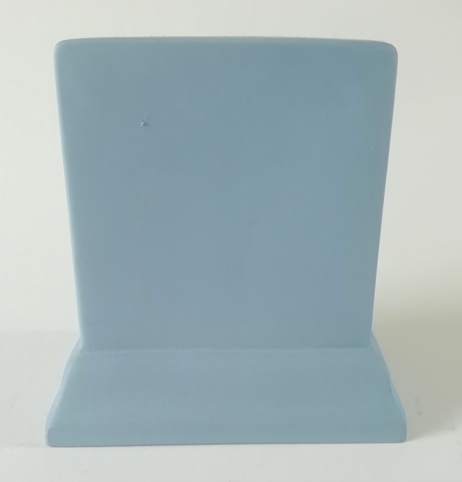 Nivag Collectables: Wedgwood - Blue Jasperware: Desk Clock