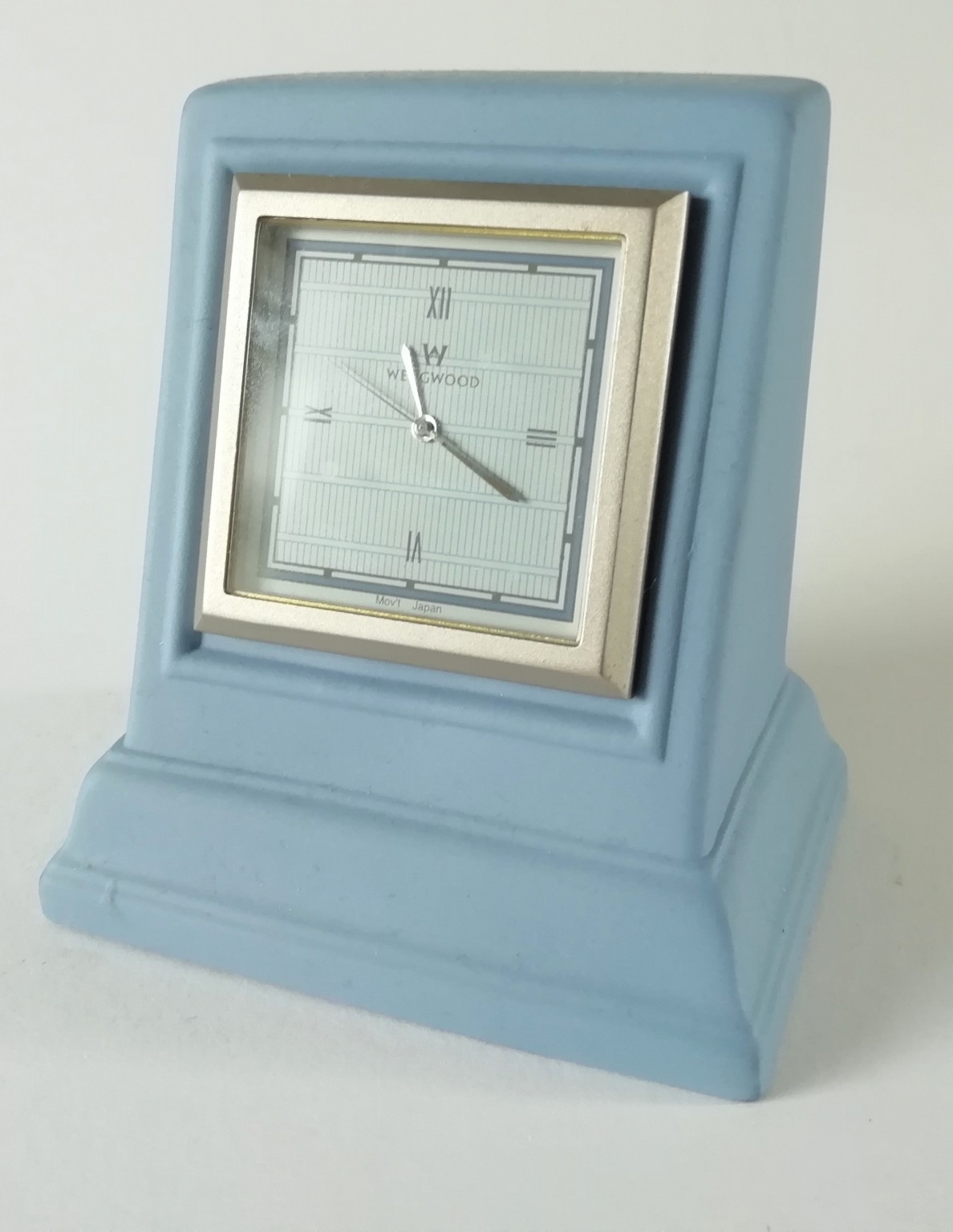 Nivag Collectables: Wedgwood - Blue Jasperware: Desk Clock