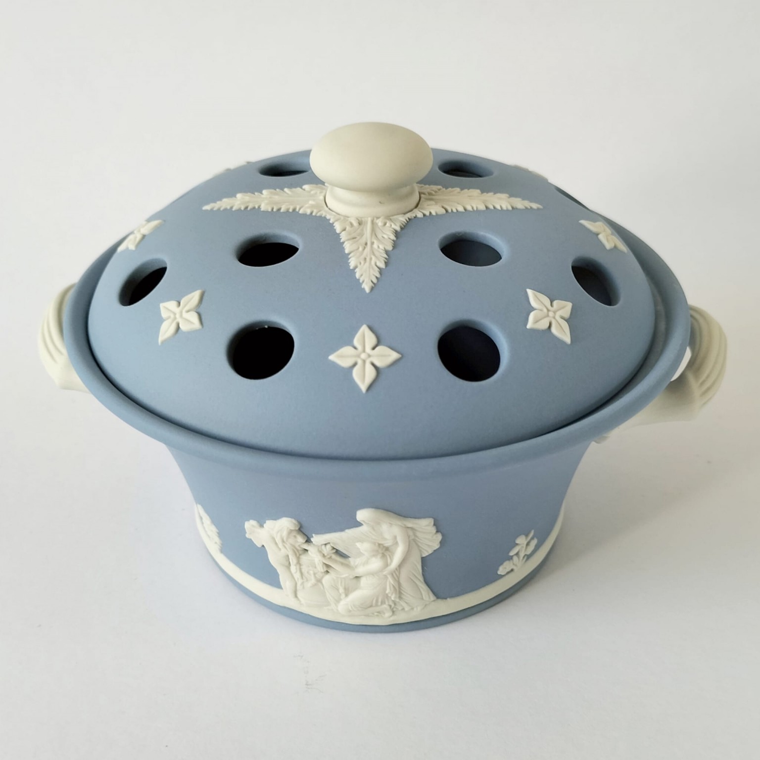 Nivag Collectables: Wedgwood - Blue Jasperware: The Lord Wedgwood ...