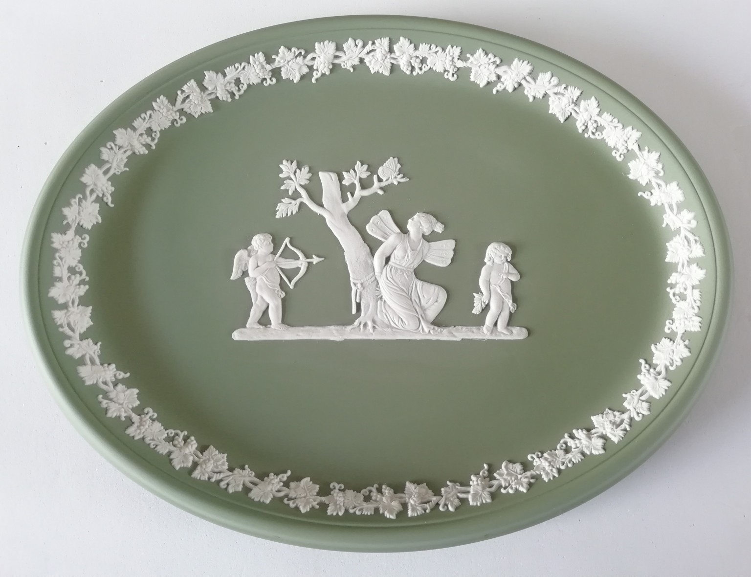 Nivag Collectables: Wedgwood - Green Jasperware: Cupid and Psyche Tray