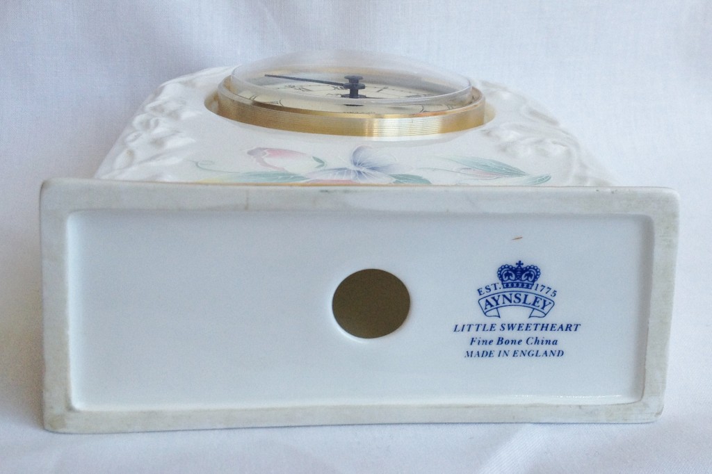 Nivag Collectables: Aynsley - Little Sweetheart: Mantle Clock