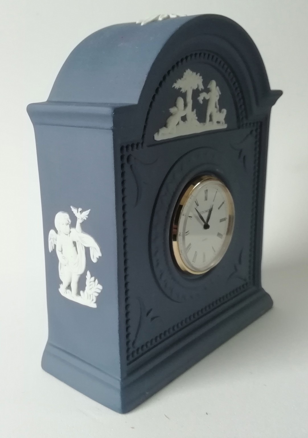 Nivag Collectables: Wedgwood - Portland Blue Jasperware: Clock