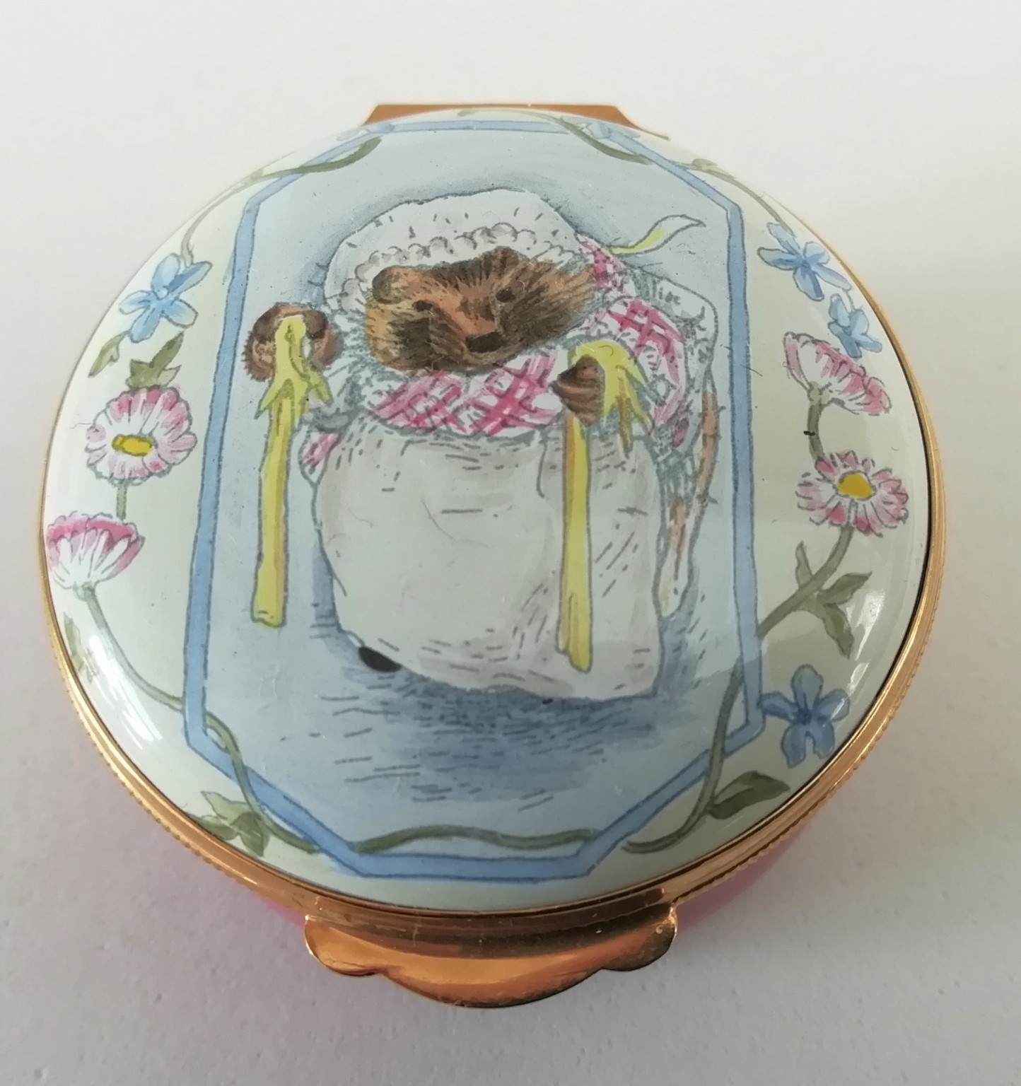 Nivag Collectables: Crummles - Beatrix Potter: Mrs Tiggy Winkle Enamel ...